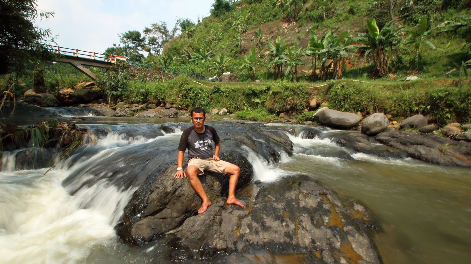 Hiking ceria ke Goa Agung Garunggang Geopark-Sentul, Bogor