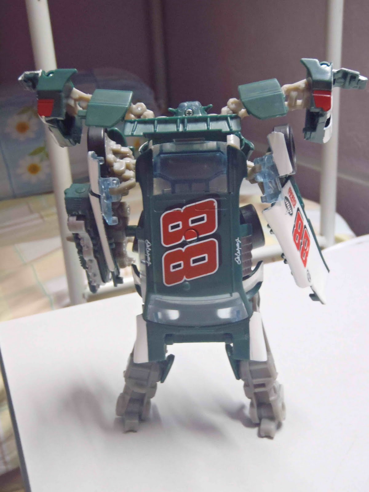 New Planet Cybertron: Transformers Review: DOTM Deluxe-Class Roadbuster