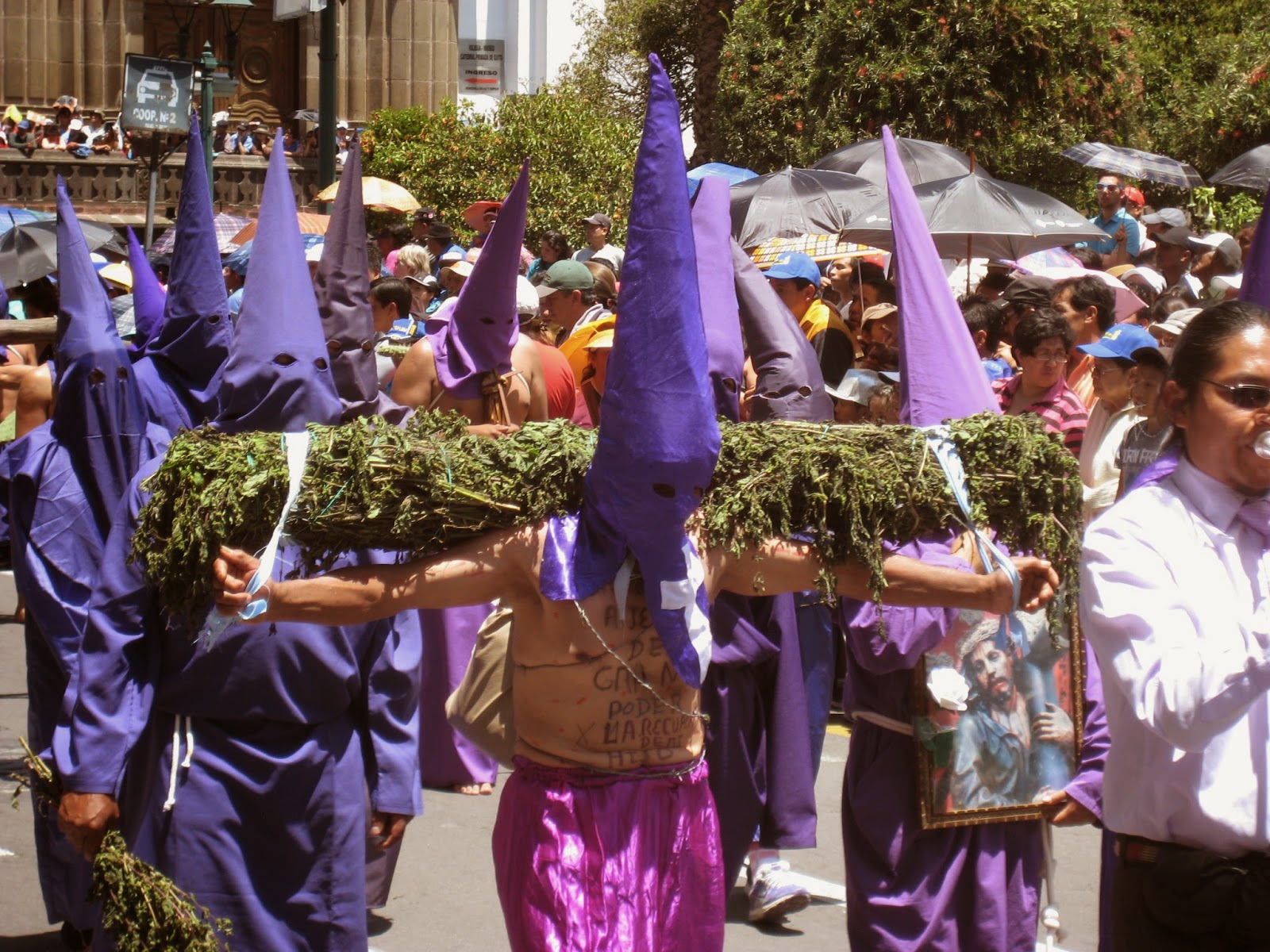 Livin It Large In Ecuador: Semana Santa en Quito
