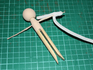 Morganised Chaos: HOW TO Make a Clothes Pin Doll