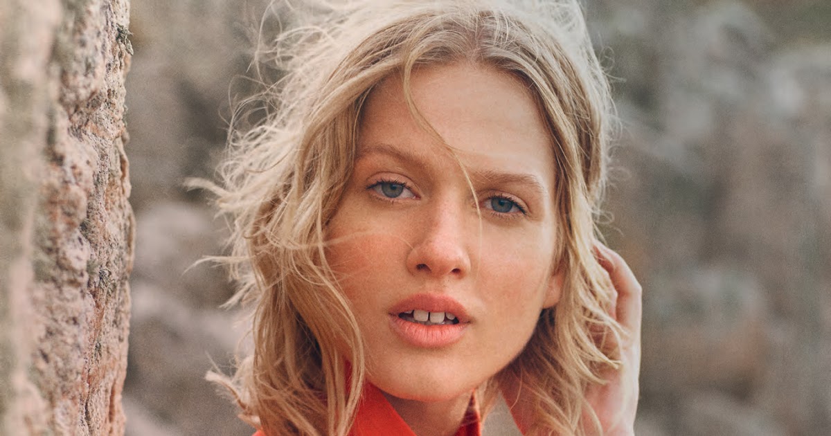 Laura Julie in Elle Sweden January 2017 by Sean McMenomy