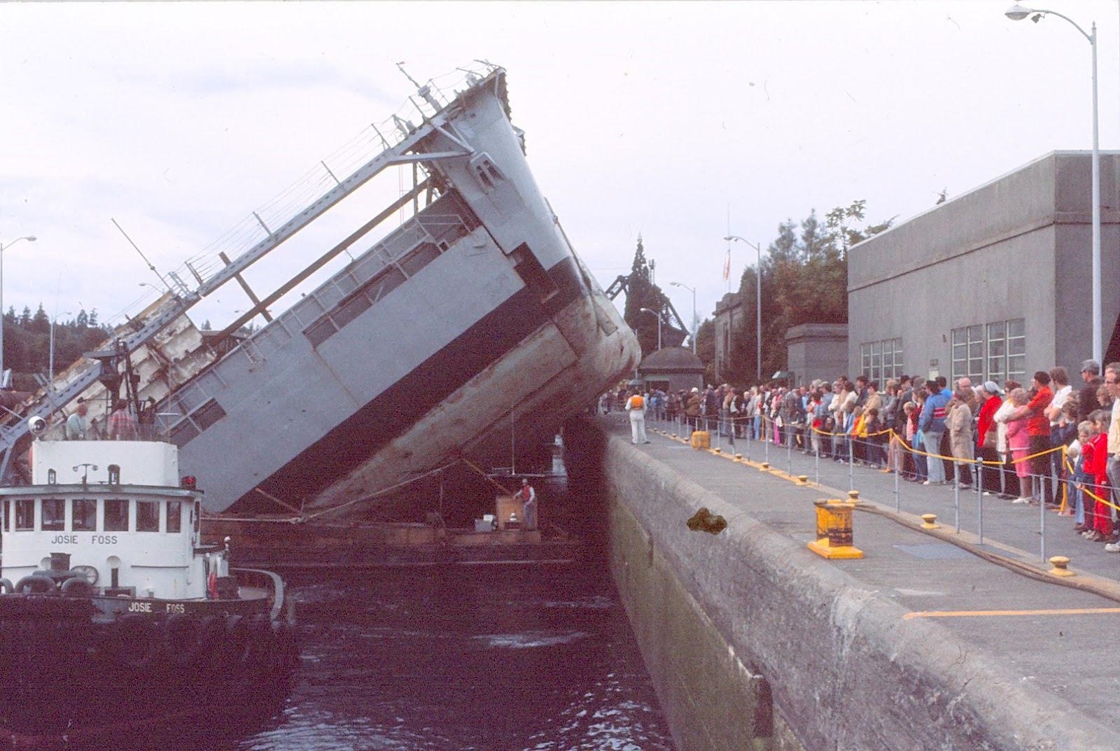 Friends of the Ballard Locks: The White Sands passes through the Locks ...