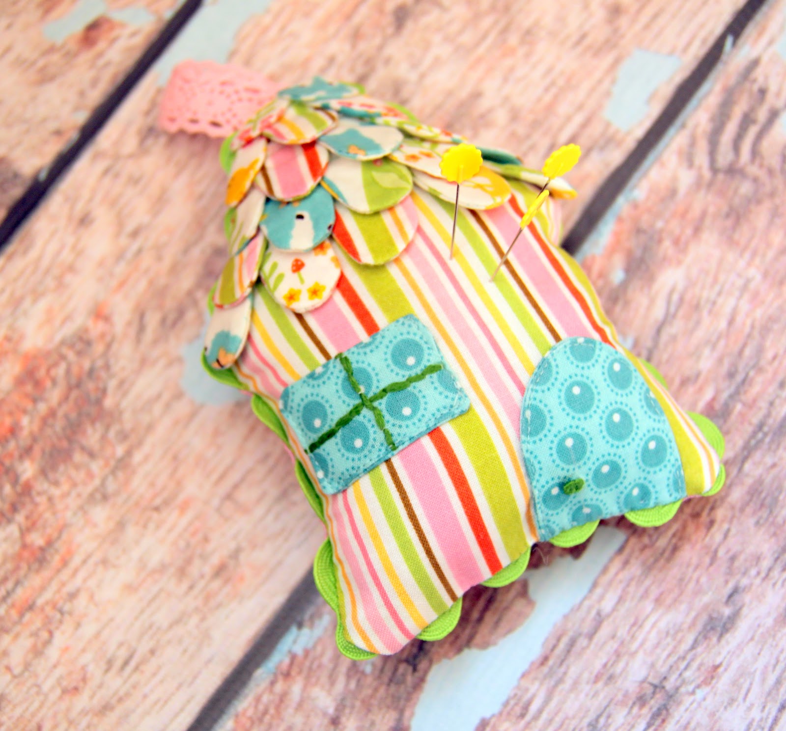 Woodland Cottage Pincushion ~ Free Pattern and Tutorial - The Cottage Mama