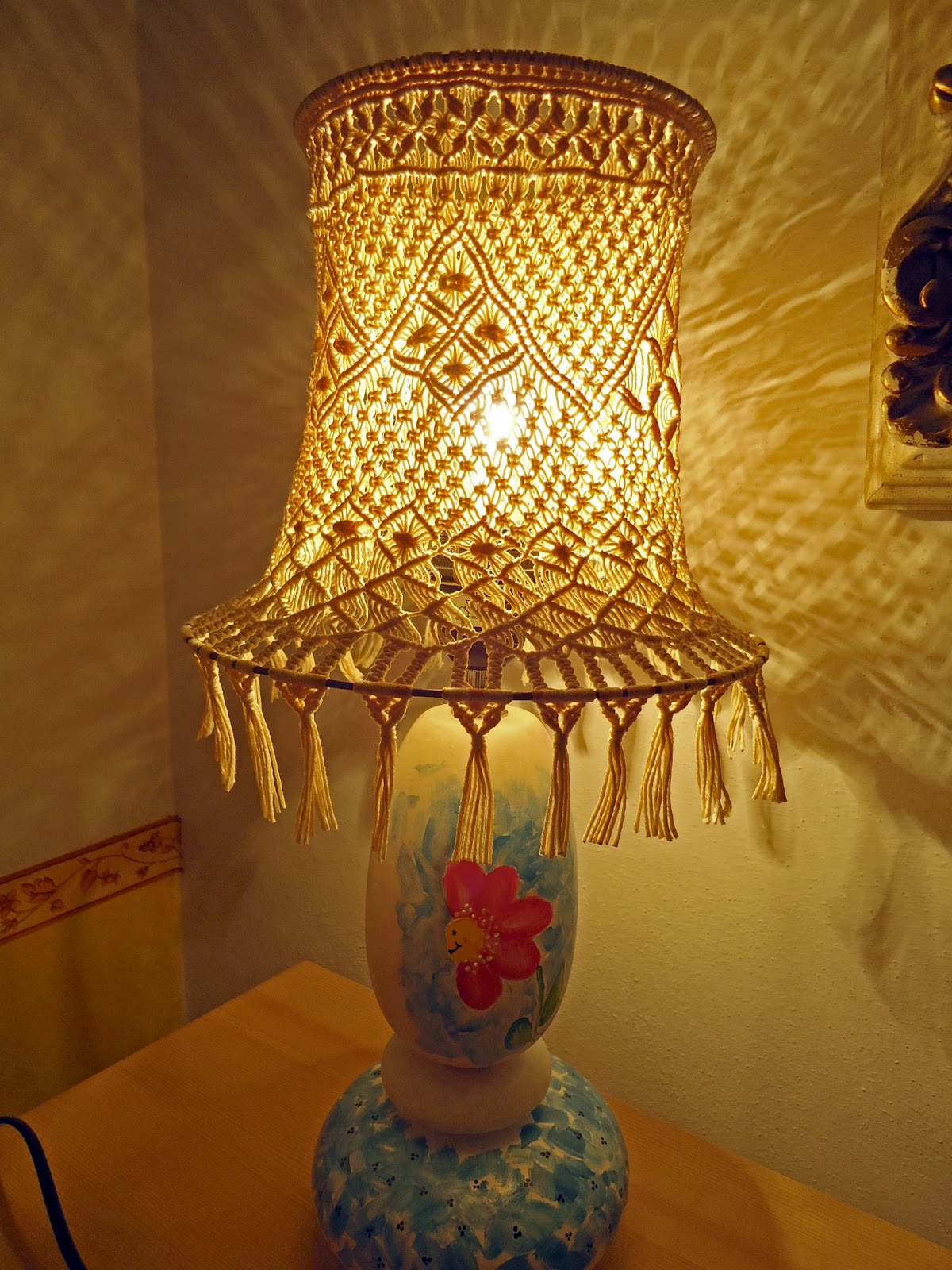 macrame-lampada.jpg 1.200×1.600 píxeles | Macrame wall hanging, Candle ...