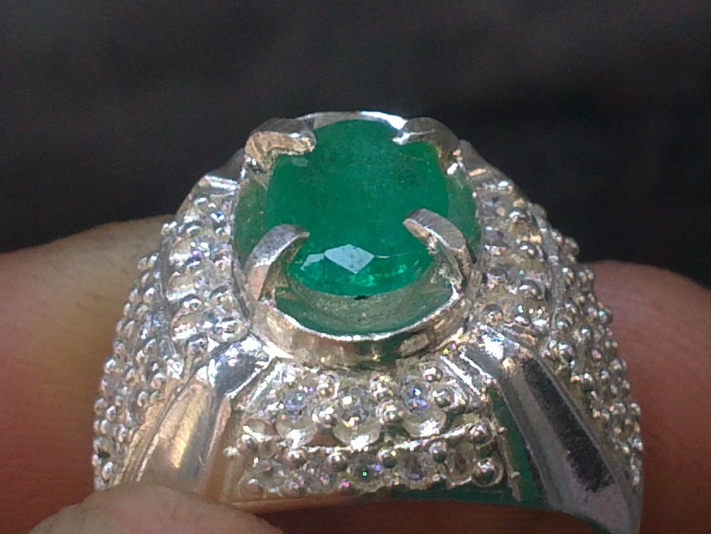 JAVA GEMSTONES: Batu Zamrud Pemikat Hati