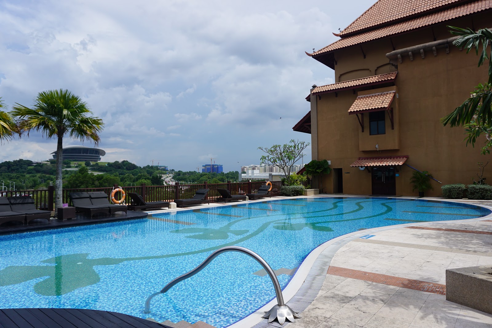 Pullman Putrajaya Lakeside Ada Pantai Buatan ! - BLOG BUDAK PACAK