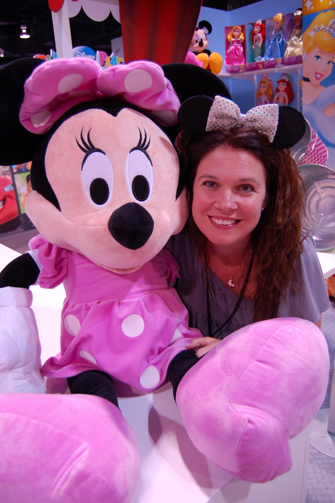 Disney Sisters: Minnie's Bow-Tique Week