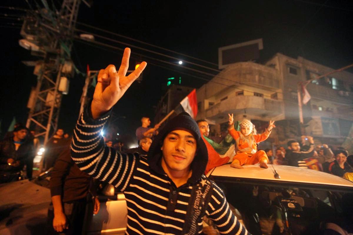 Rakyat Gaza Turun Kejalan Rayakan Kemenangan Atas Yahudi - Biologizone