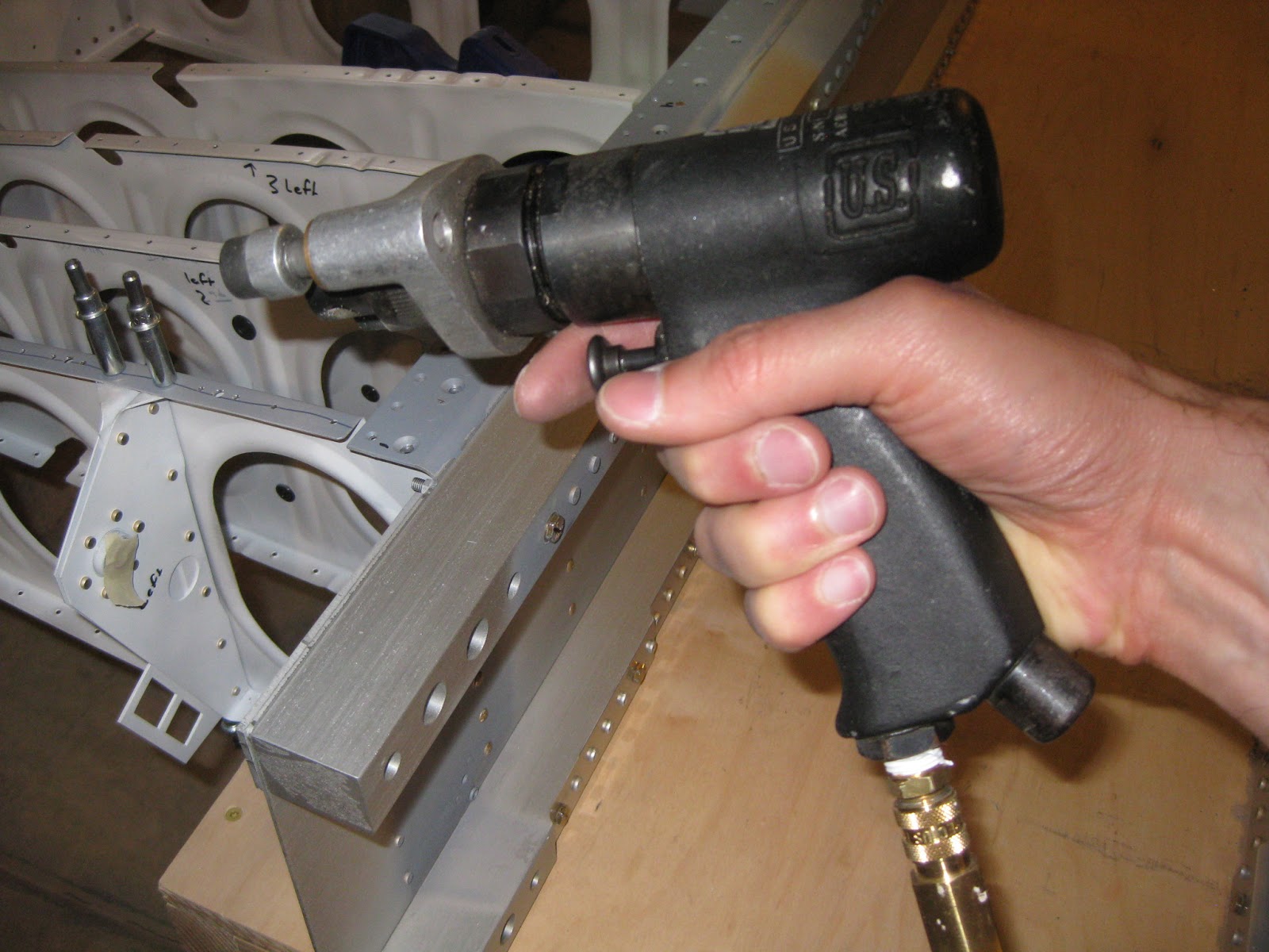 E's Van's RV-14A: Shop: Rivet shaver bliss.