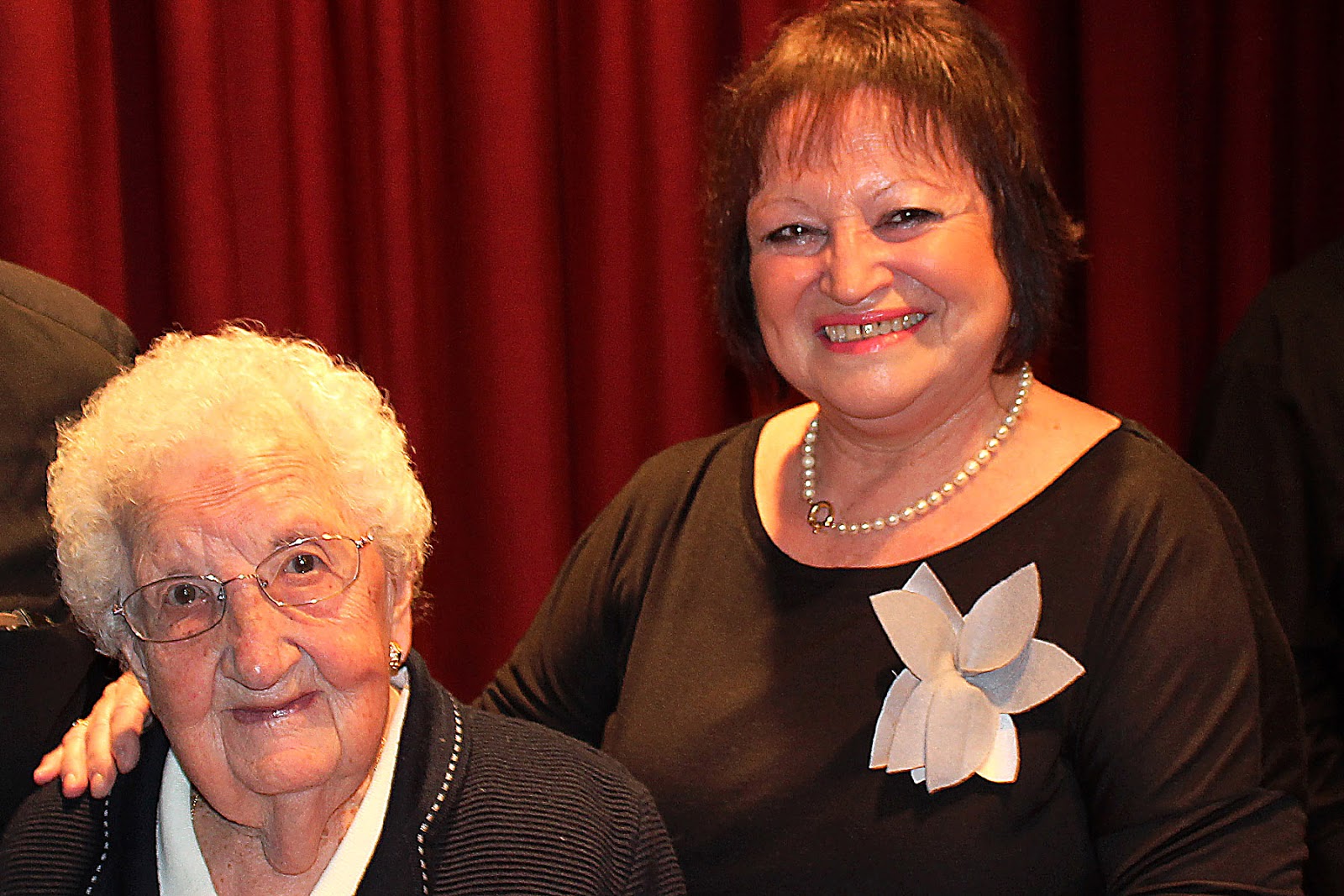 CANTANDO EN EL TIEMPO: ADIOS A CARMEN CASTELLANOS