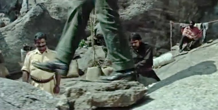 SHOLAYISM: Movie Watch: Sholay in 3D: As good as it gets!