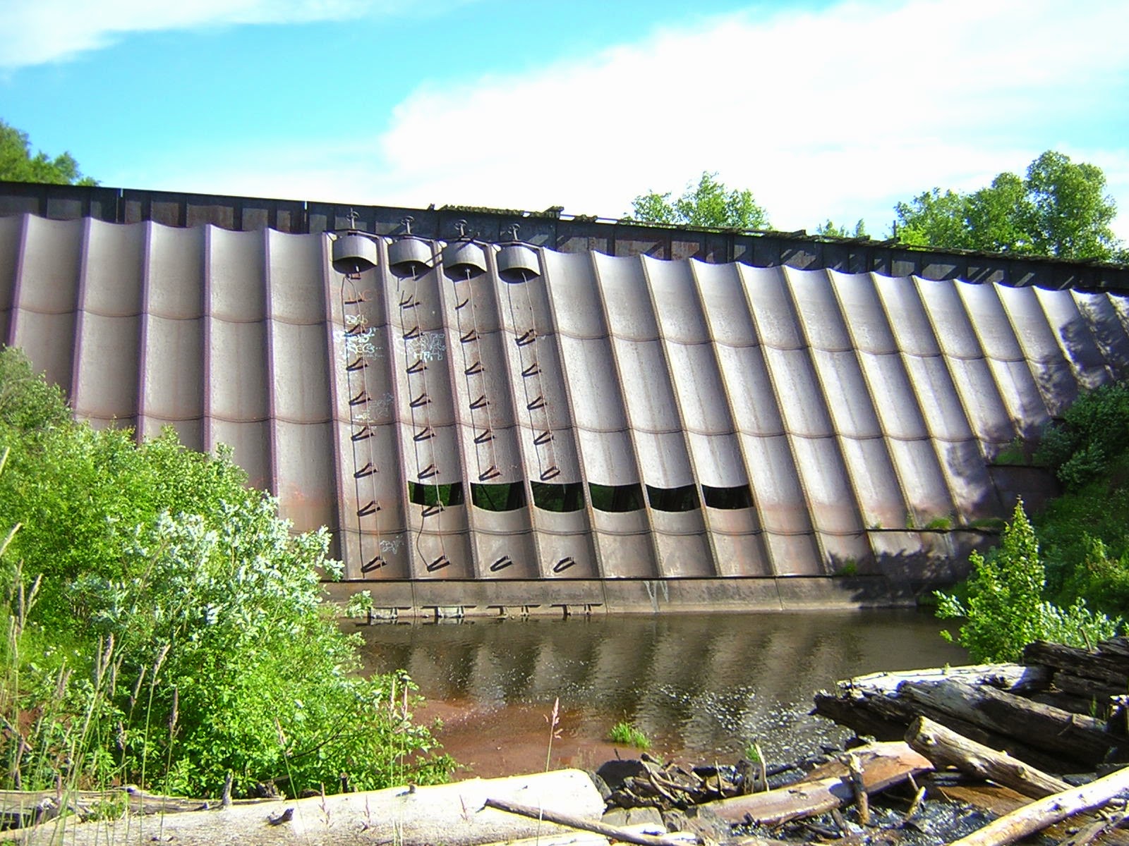 Construction. Pages: Dam and Weir