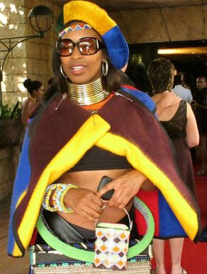 KHABODACIOUS: KHABODACIOUS WARMS UP MISS SOUTH AFRICA