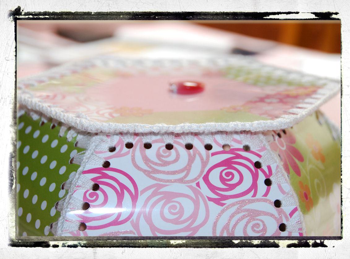 TiramiSue: VINTAGE STYLE HANKY BOX