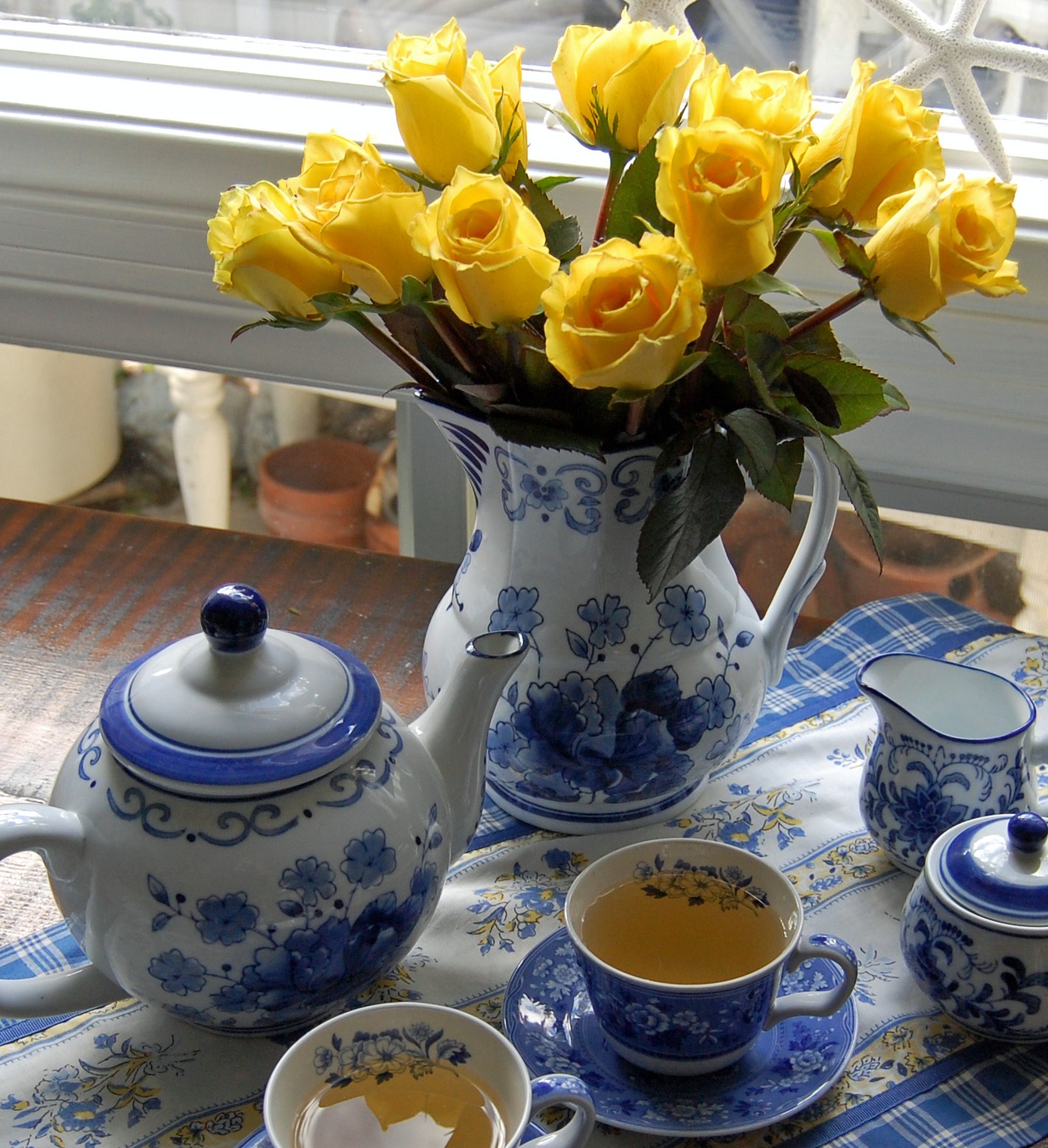 My Painted Garden: Painting Yellow Cottage Roses