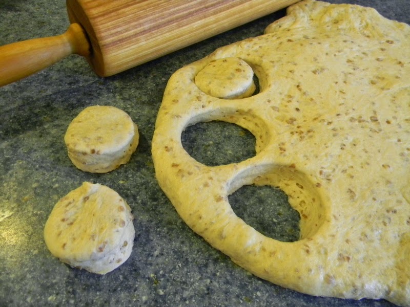 Home Joys: Bulgar Rolls