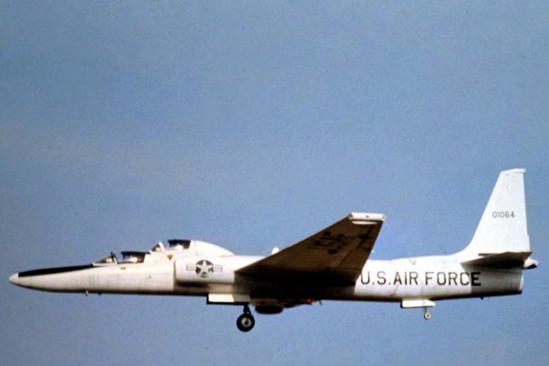 Istvan Michalko's scale models: Lockheed TR-1/B - Italeri, 1/48