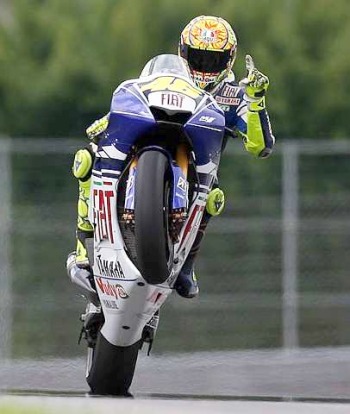 World Heavy Bikes: Valentino Rossi Wheelie