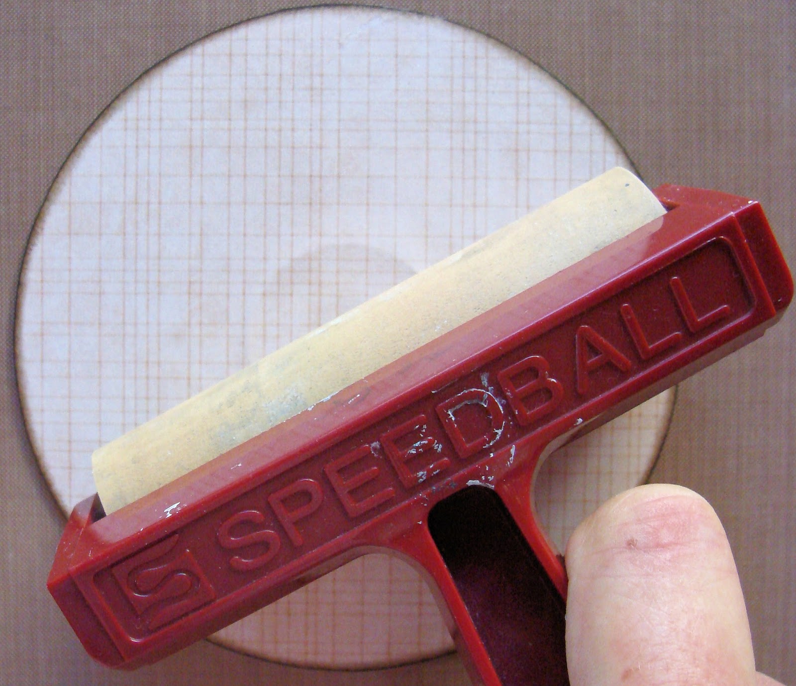 A STROLL DOWN MEMORY LANE: Altered cd - Tutorial (Flourish With A Bling)