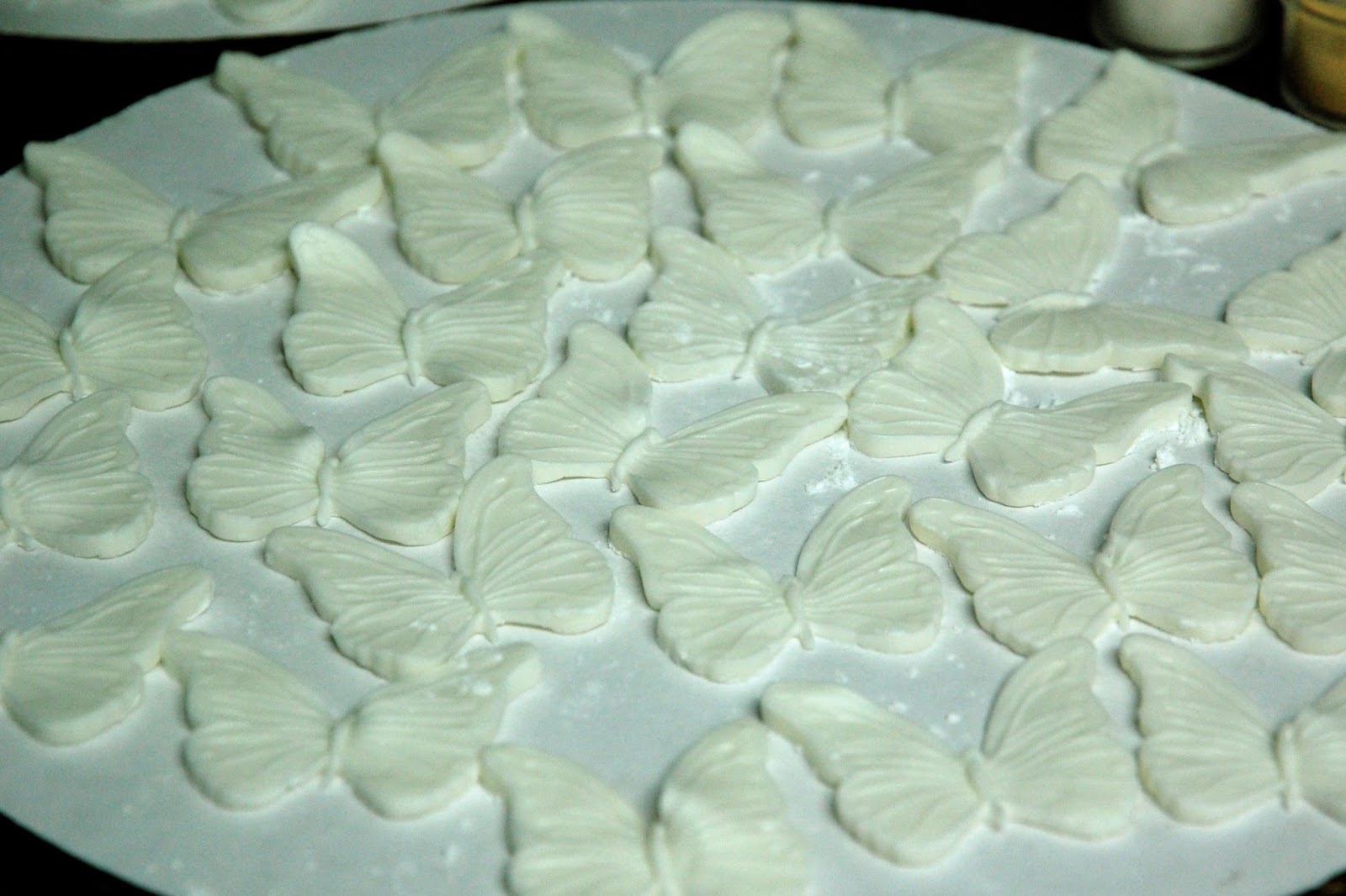 The Sweet, The Sassy and The Blur: How to Make Buttercream Butterfly ...