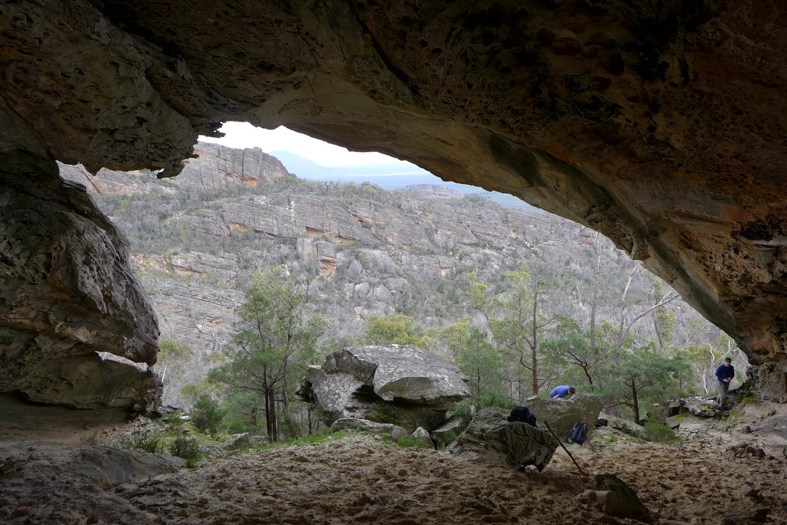 Wazza's Wanderers : Hollow Cave, The Grampians.