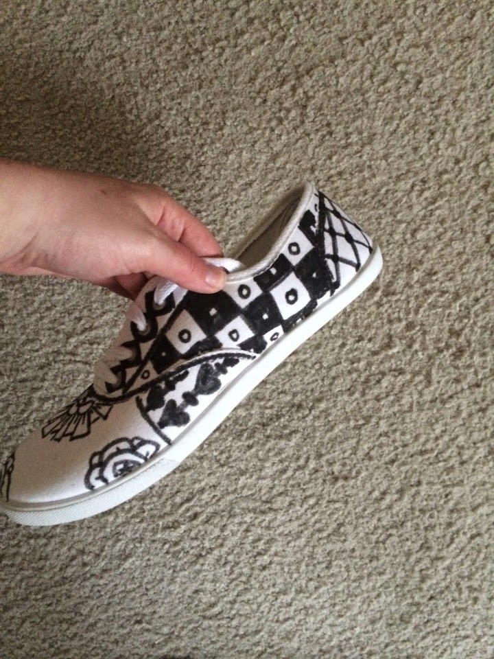 Claras Creative Spot: Zentangle Shoes!