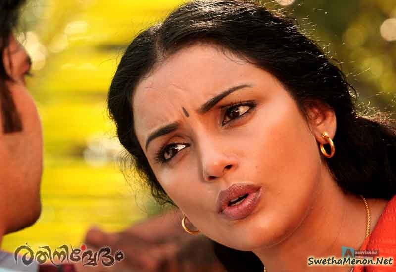 Mallu Actress Swetha Menon: Hot Swetha Menon in Rathinirvedam Photos