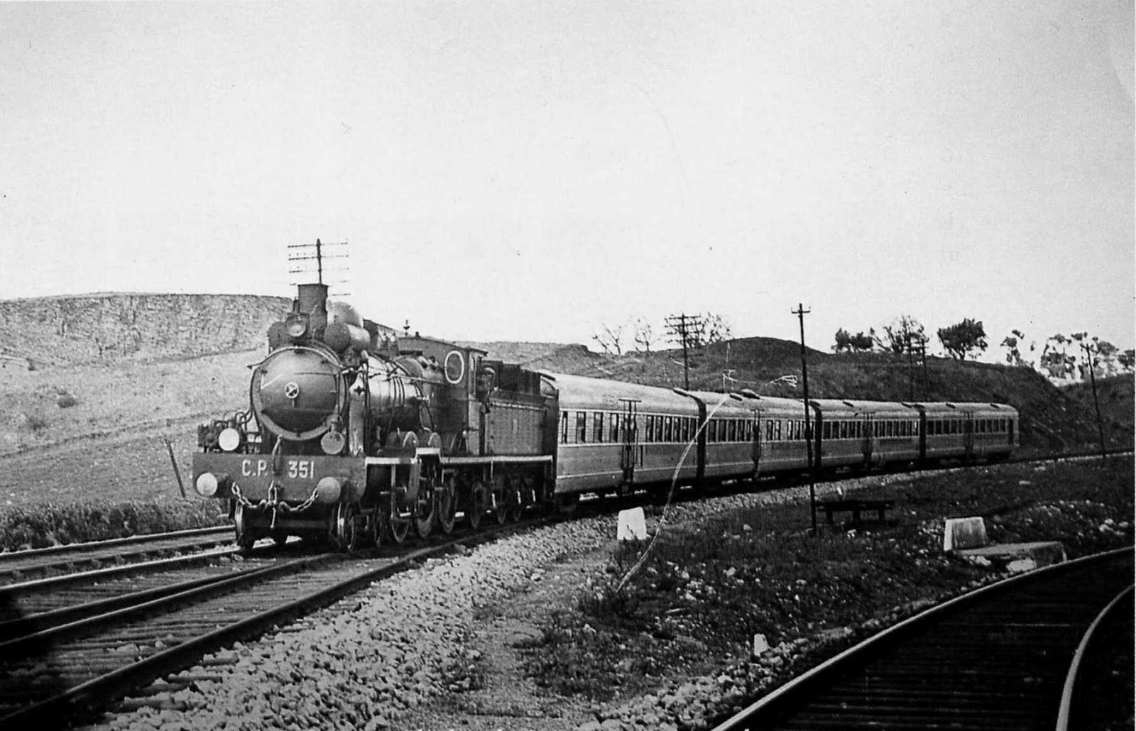 Histórias com História: 160 ANOS DE COMBOIOS EM PORTUGAL