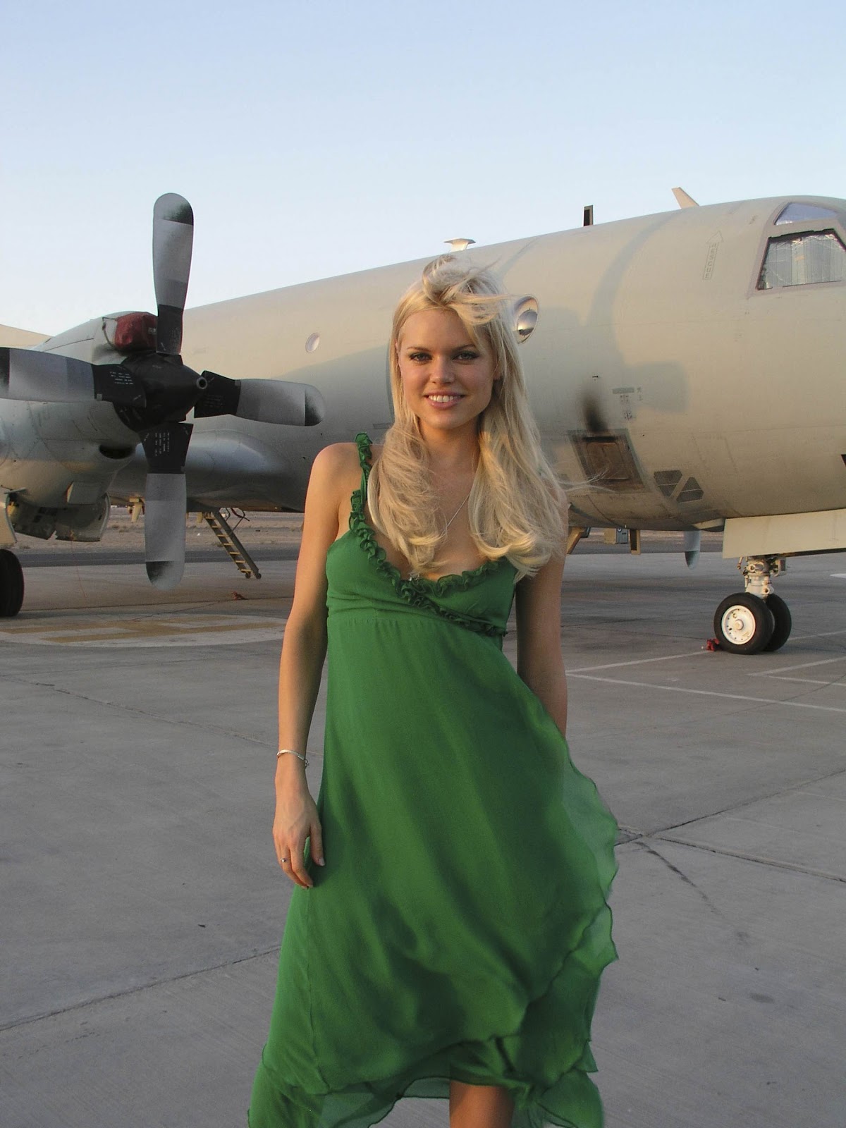 Celebrity Pictures: sophie monk Niple Slip