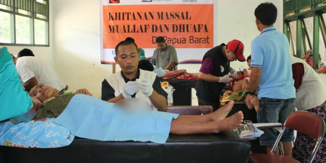 Orang yang Pertama Kali Berkhitan - Tadarus Ramadhan