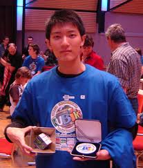 Catatan Diatas Kertas Putih: CUBER.