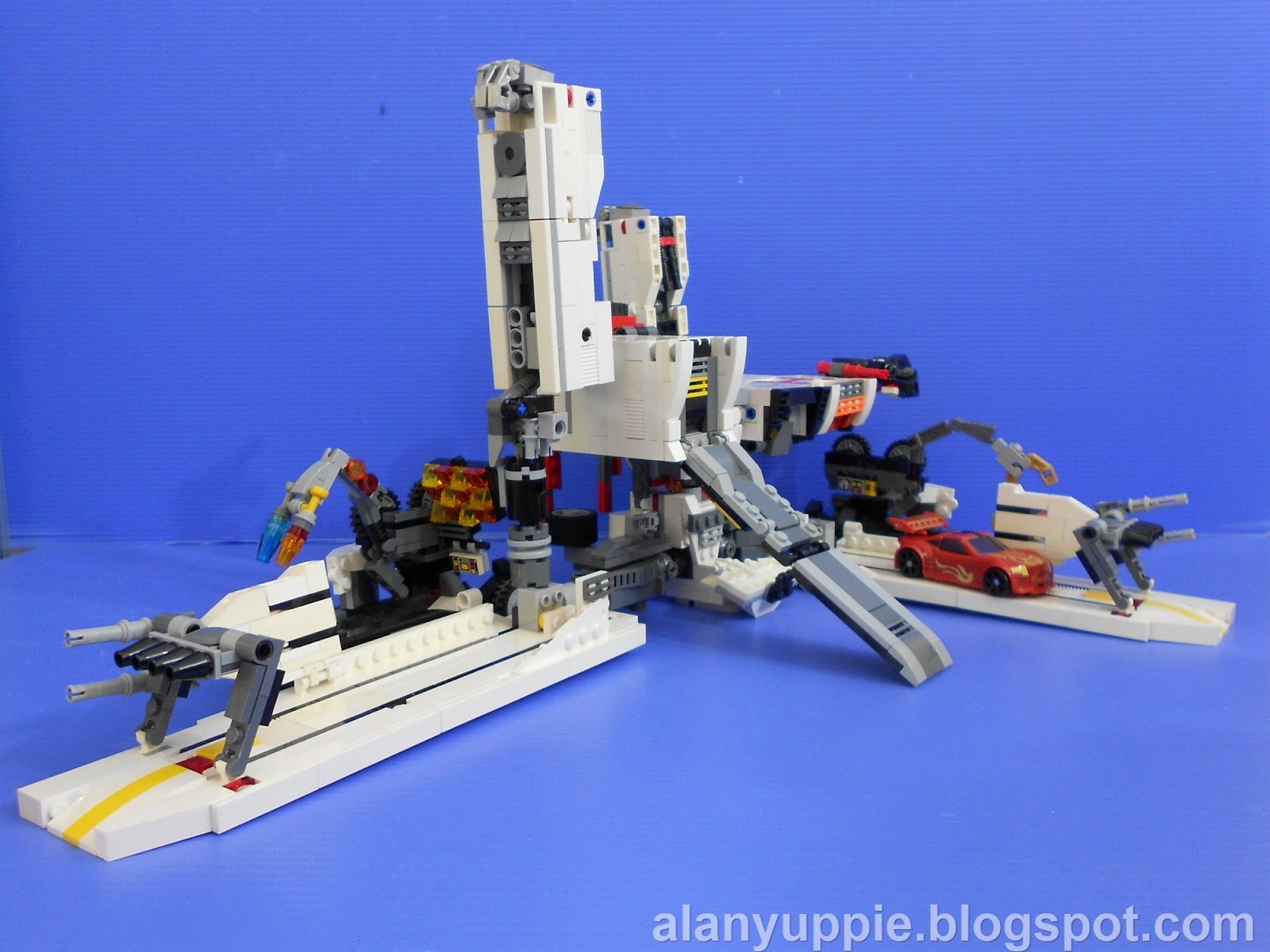 Alanyuppie's LEGO Transformers: LEGO Metroplex: Part 3 of 3: Base Mode
