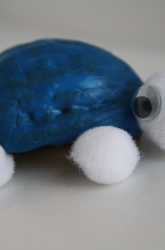 E is for Explore!: Yertle the Turtle Stacking Game