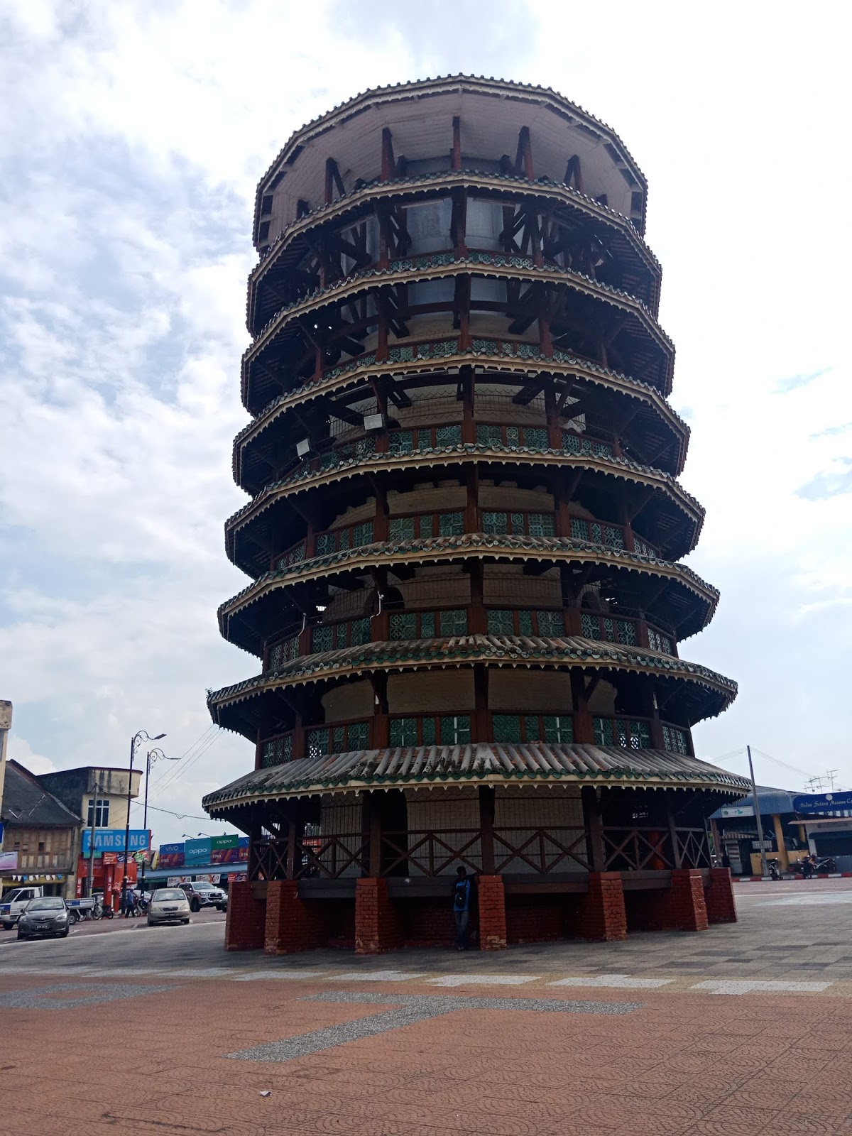 Menara Condong Teluk Intan