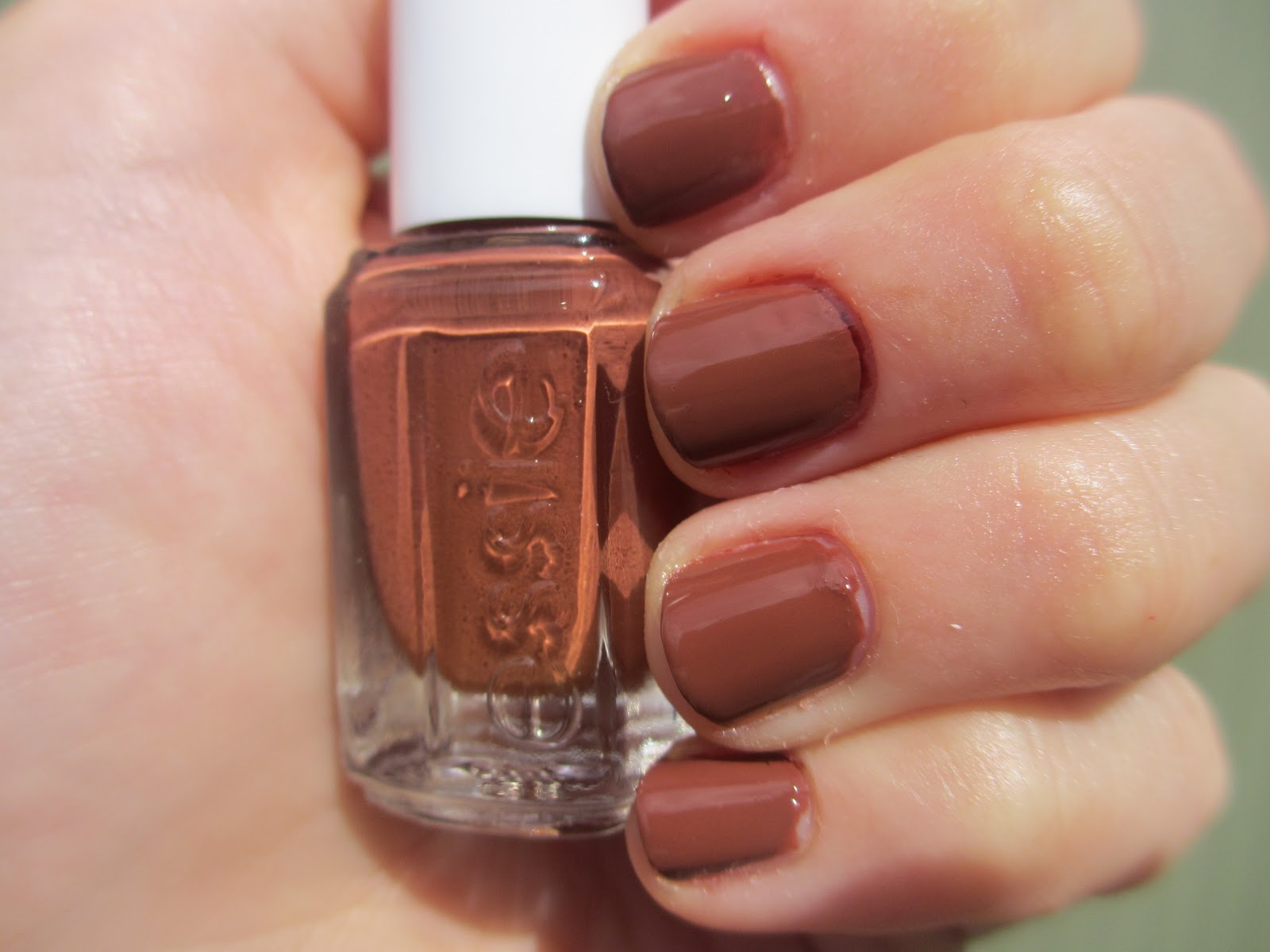 Essie Very Structured