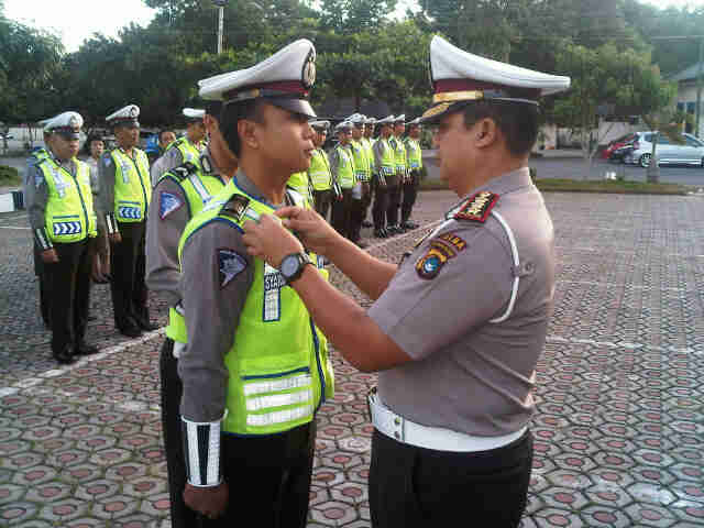 A1 STOP: PENANDATANGANAN PERNYATAAN DAN PENYEMATAN PIN PELAYANAN PRIMA ...