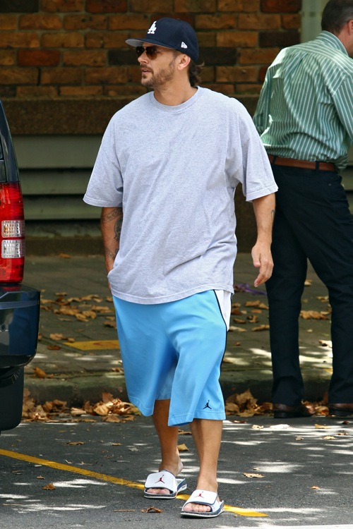 Kevin Federline World: K-Fed And Family run Errands In Sydney