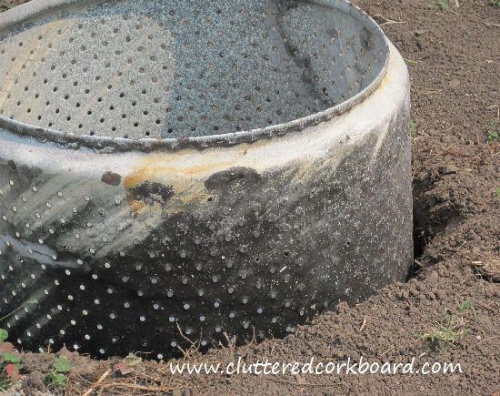 Sprucing up the Yard #5.. DIY Fire Pit - Cluttered CorkBoard