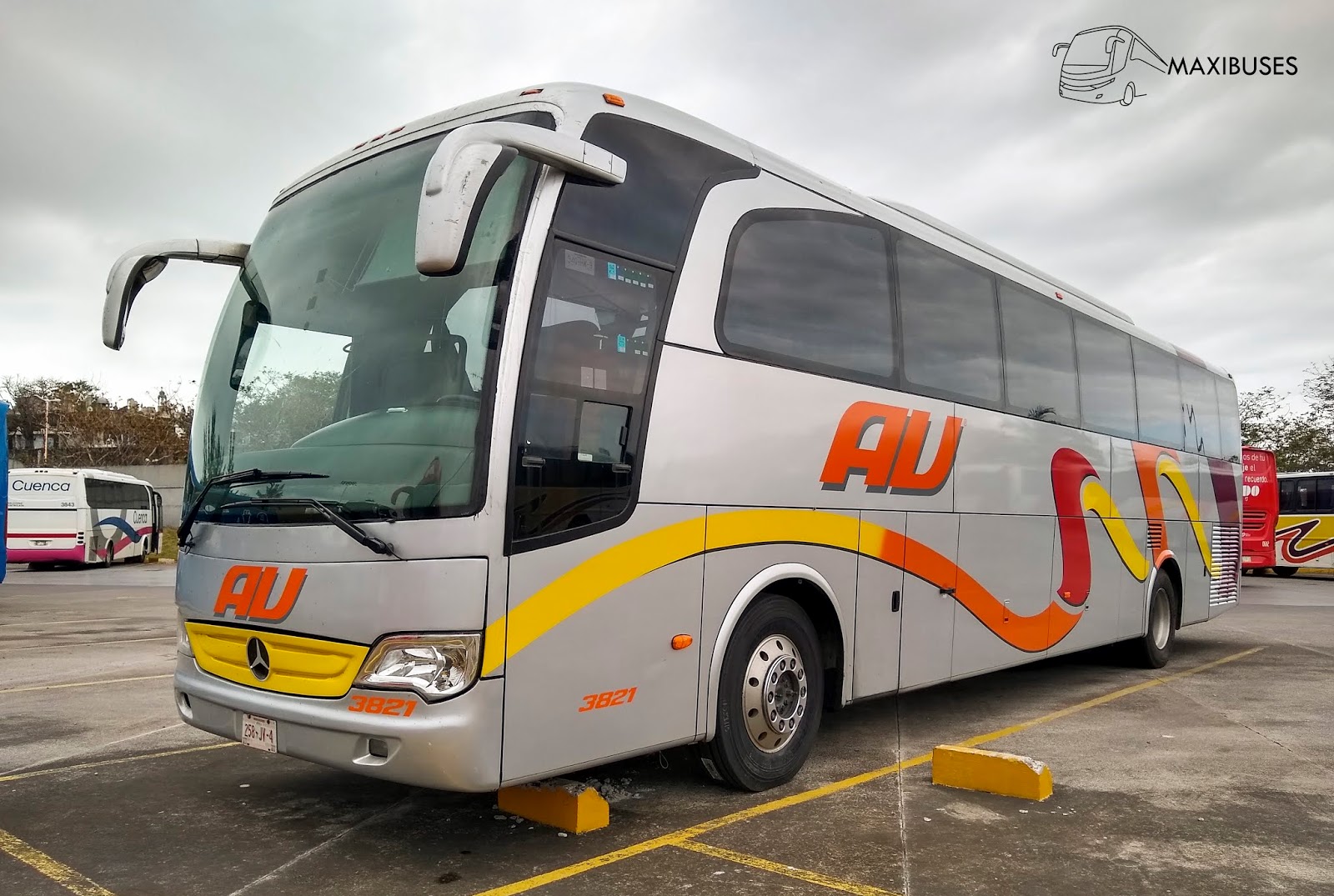 MAXIBUSES: AUTOBUSES UNIDOS (AU)