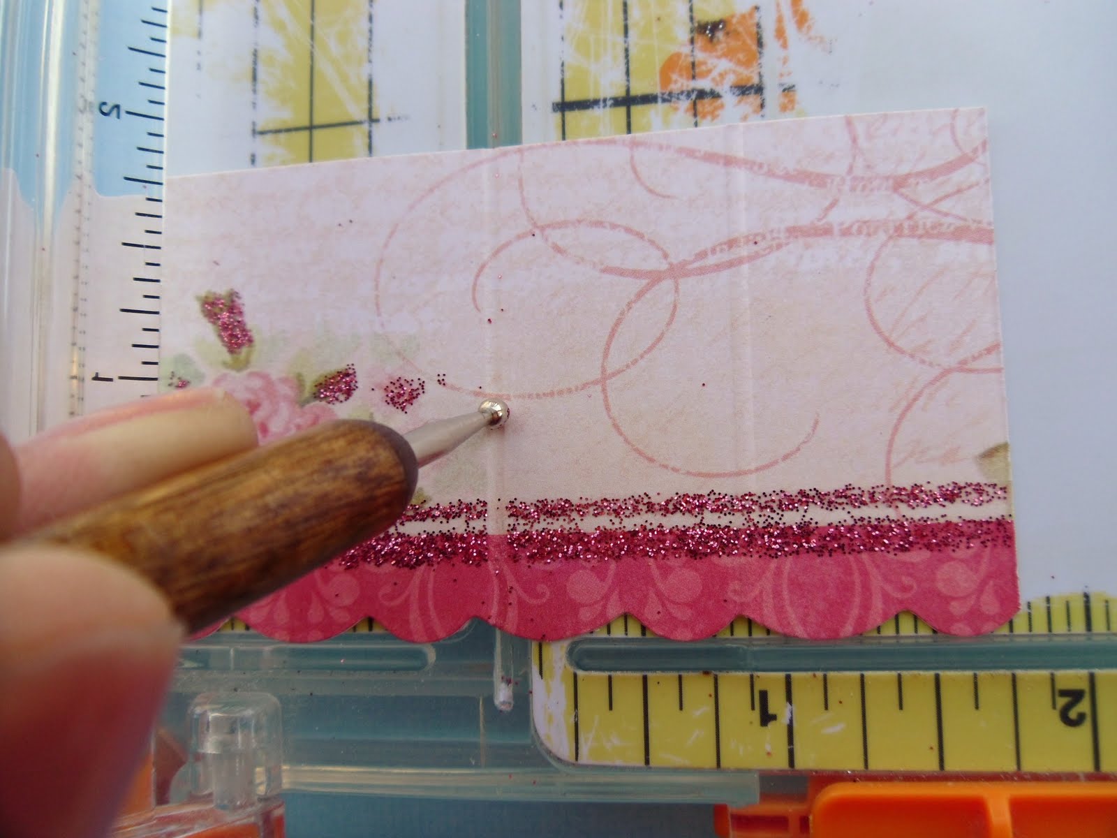 Paper Pieces of Me: Domino Mini Book Tutorial Part 1