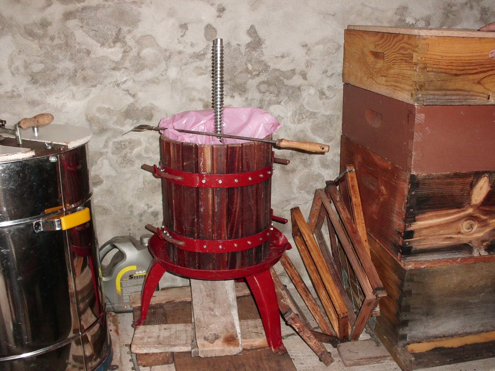 Selada das Pedras: O DOCE MEL DO 'TI MANEL'