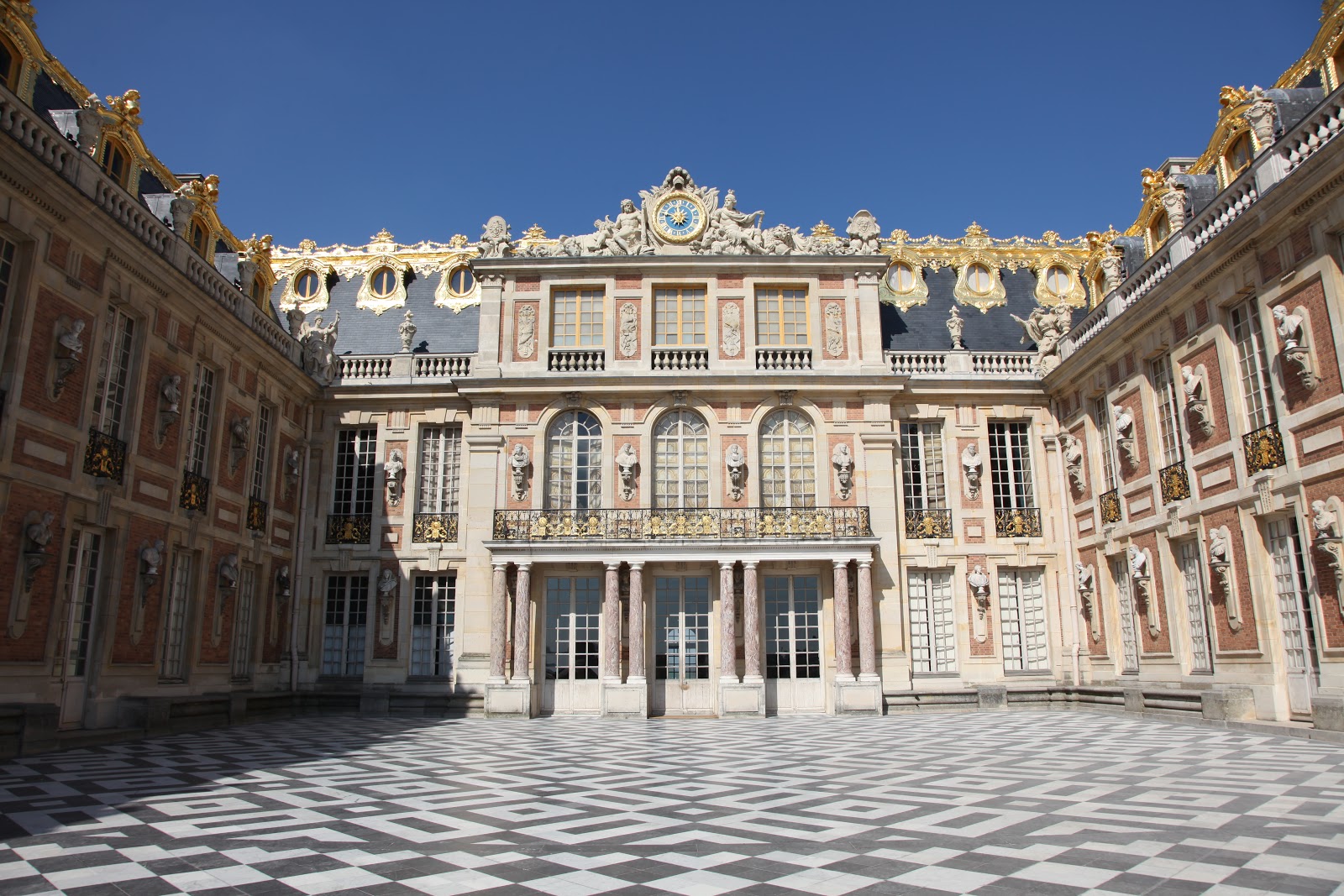 Zilmers luxury wallpapers and designs