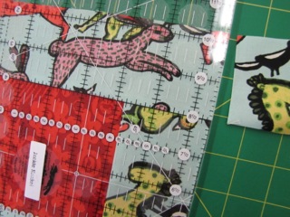 Inspired by Fabric: Tutorial: Cheery Table Runner