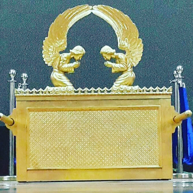 Membawa Tabut Tuhan Masuk Dalam GerejaNya