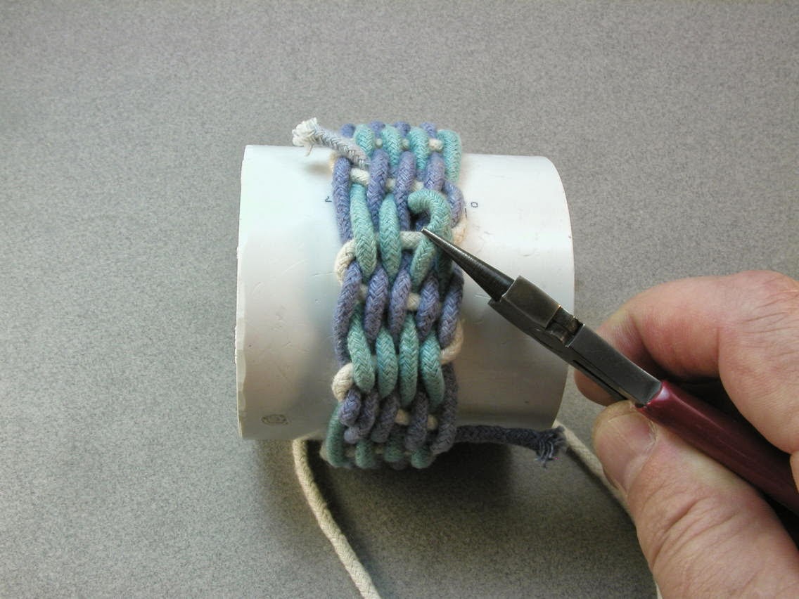Knots and fiber bracelets: Making a basket weave rope bracelet visual ...