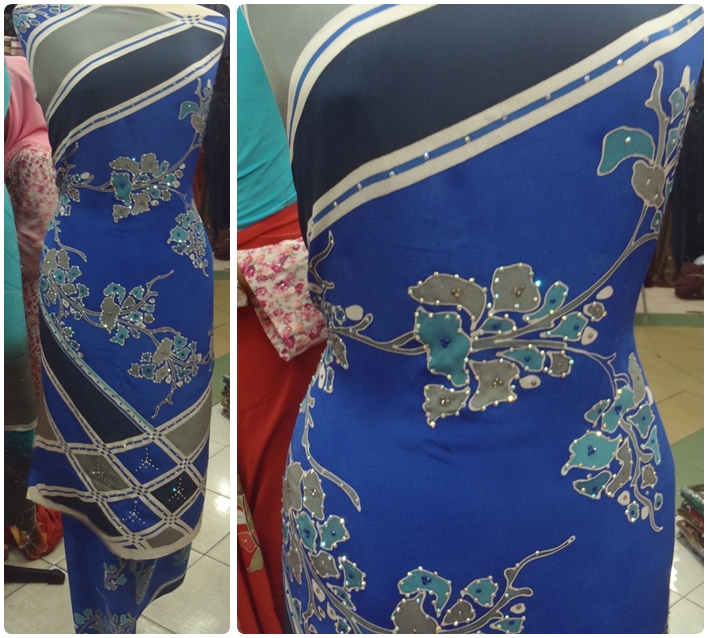 Batik Baldu Biru: Gabungan dua citarasa:Abstract dan bungaan.