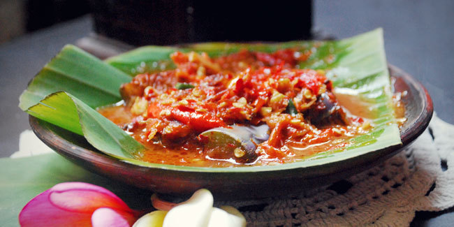 Penyet Sambal Terong Pedas (Spicy Eggplant with Penyet Chilli Sauce ...
