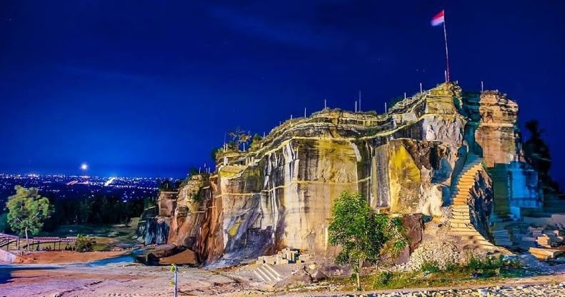 Sejarah, Tarif dan Perkembangan Wisata Tebing Breksi | Hostel Jogja Murah