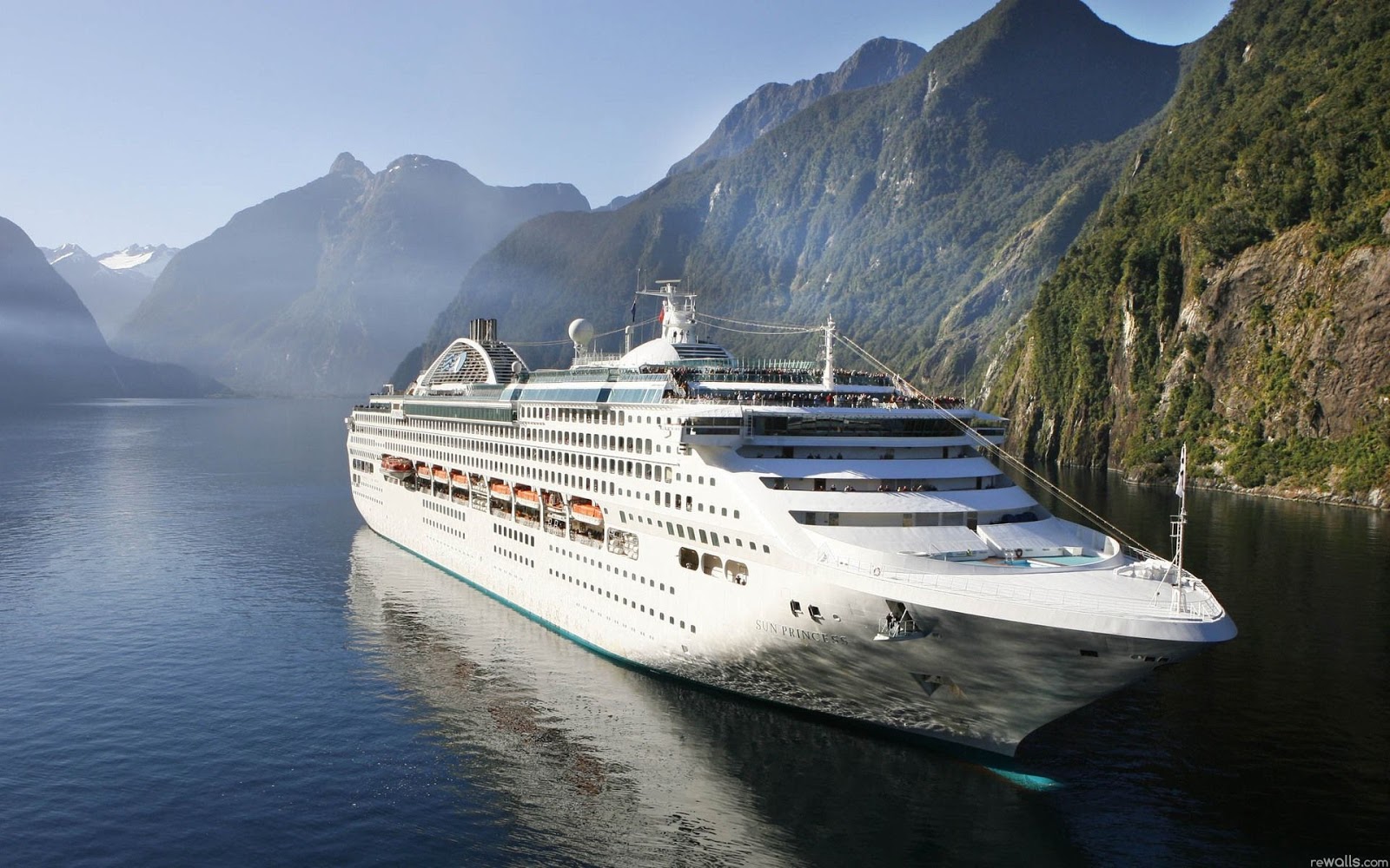 Mengapa Kapal Laut Bisa Mengapung di Air? - Kompasiana.com