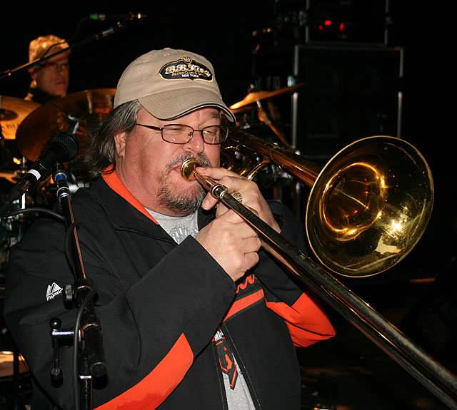 Magic Pop: Fallece Mic Gillette de los Tower of Power